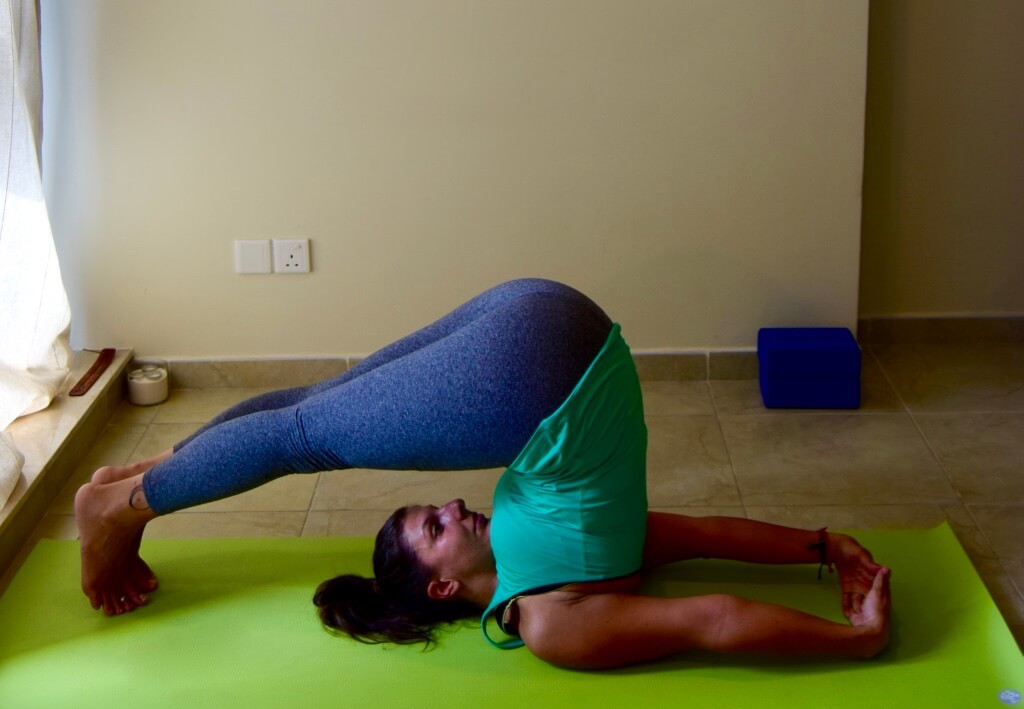 5 Basic Yoga Poses for beginners that keep you flexible.