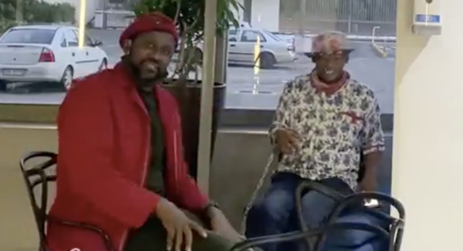 Musicians chain themselves to SAMRO’s building