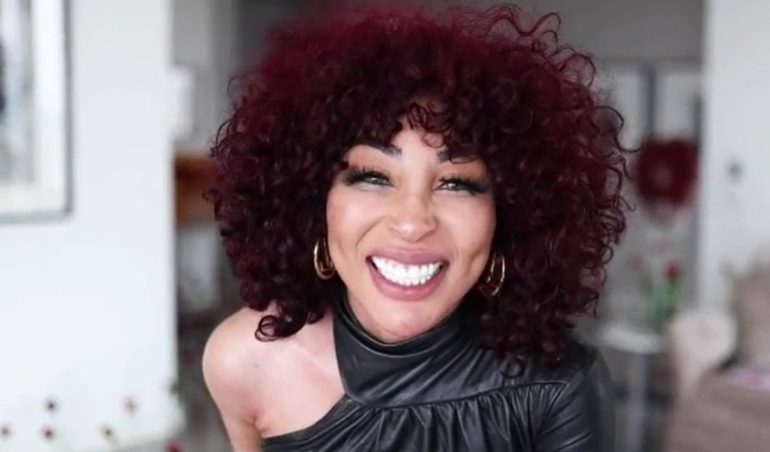 Khanyi Mbau tattoos her man's name on her thigh - KAYA 959
