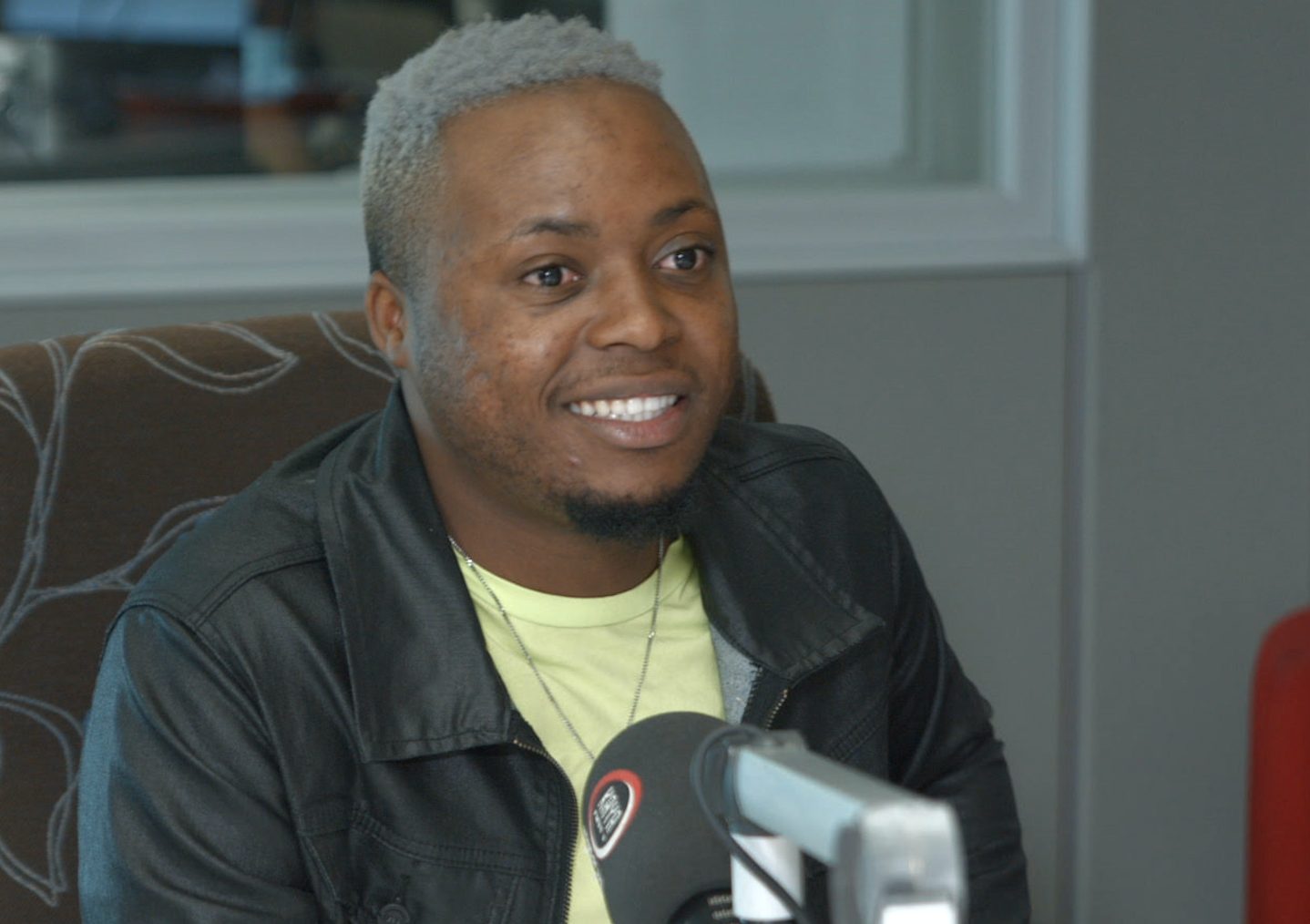 Kelvin Momo touches on his latest album "Momo's Private School" - KAYA 959