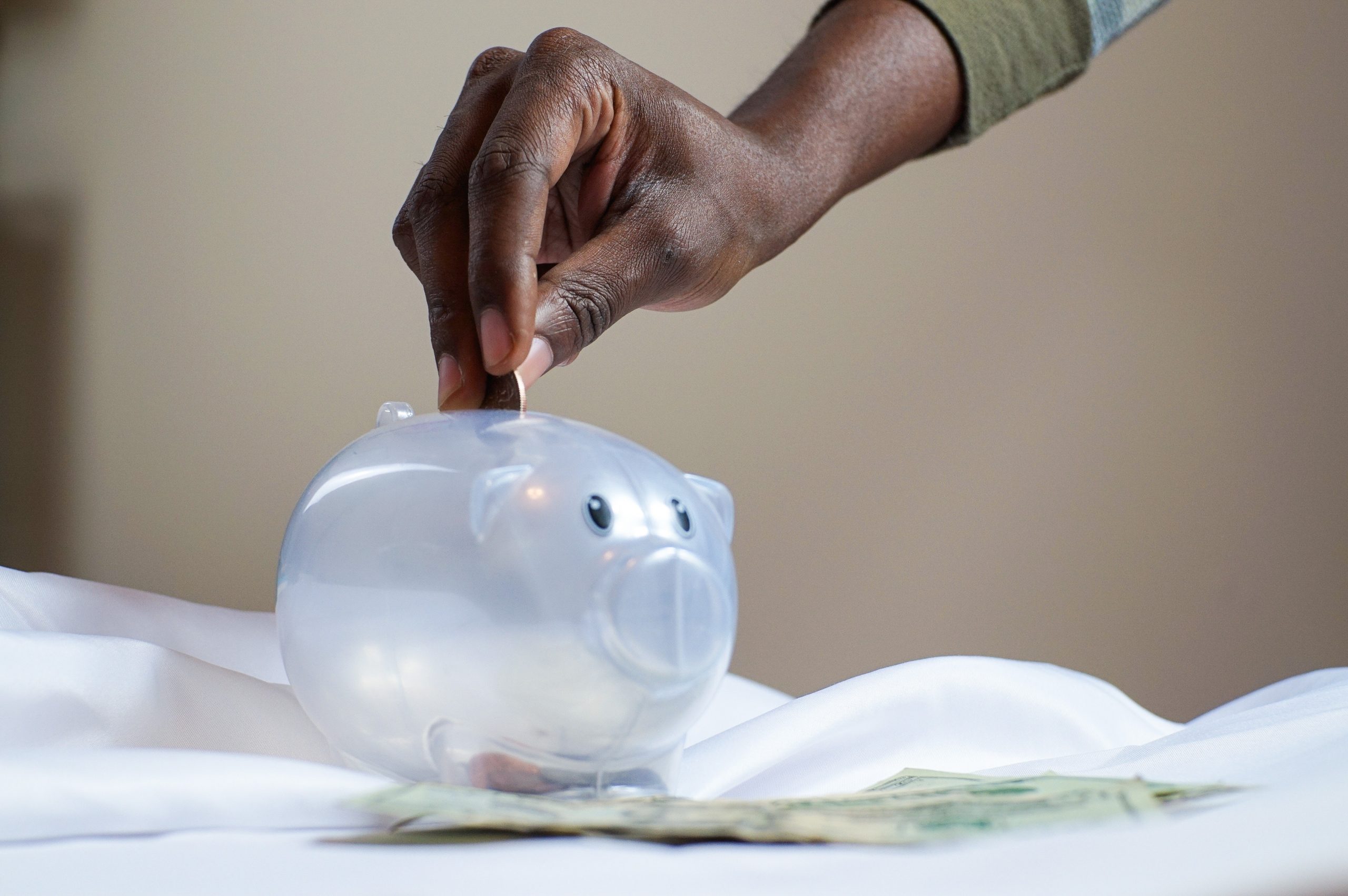 Six old-school tips for saving money today - KAYA 959