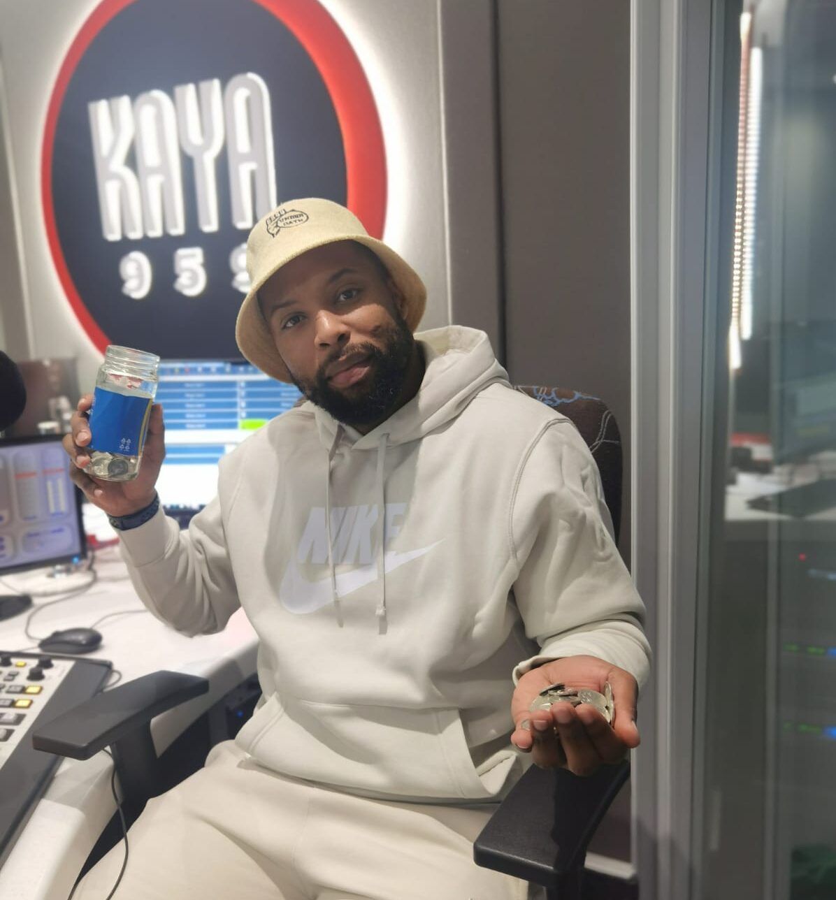Kaya Drive: Keneiloe Huma finally honours her bet with Sizwe - KAYA 959