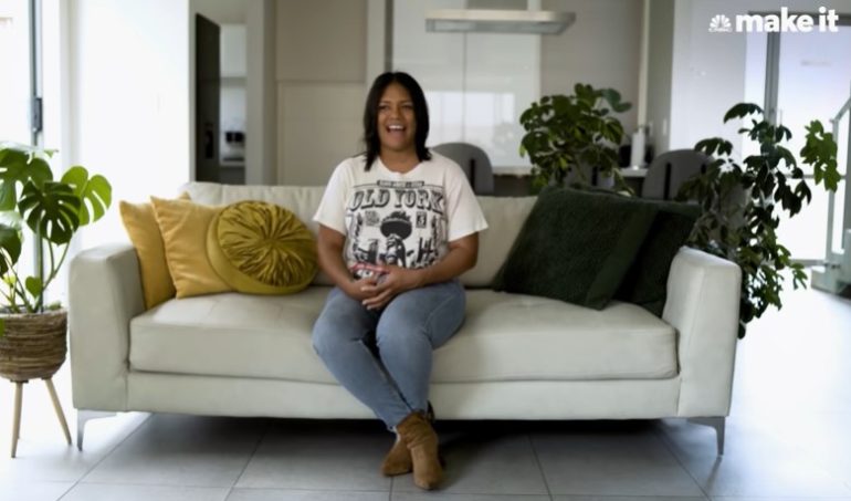 US woman says she spends $88 a day in SA, Mzansi responds by roasting ...