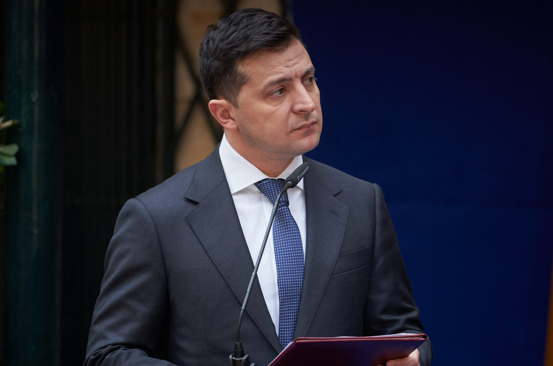 Ukraine's President says prisoners with military experience to be released