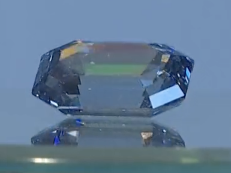 A rare blue diamond found in Gauteng fetches R911 million at an auction