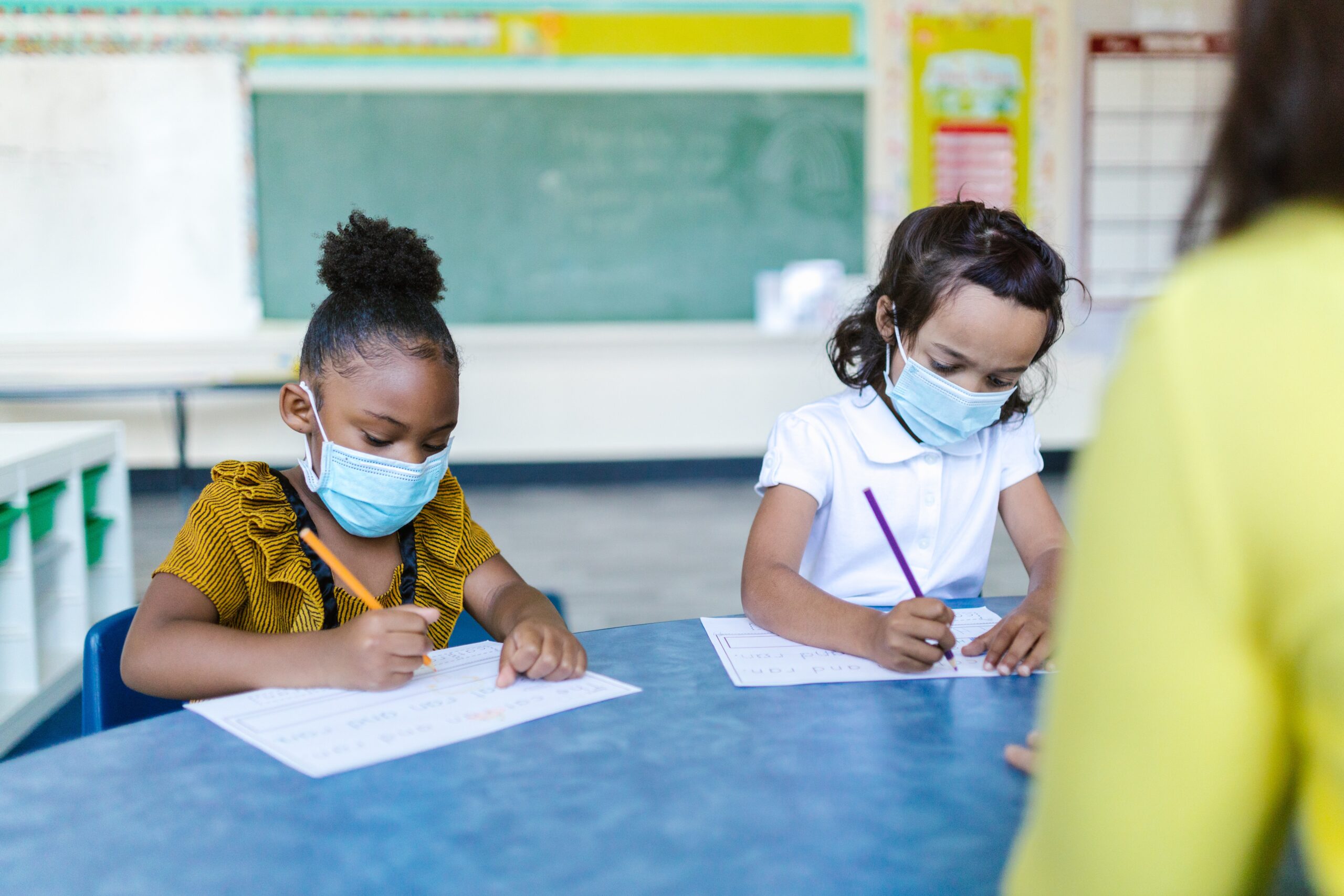 Government backtracks on "no masks" in schools error - KAYA 959