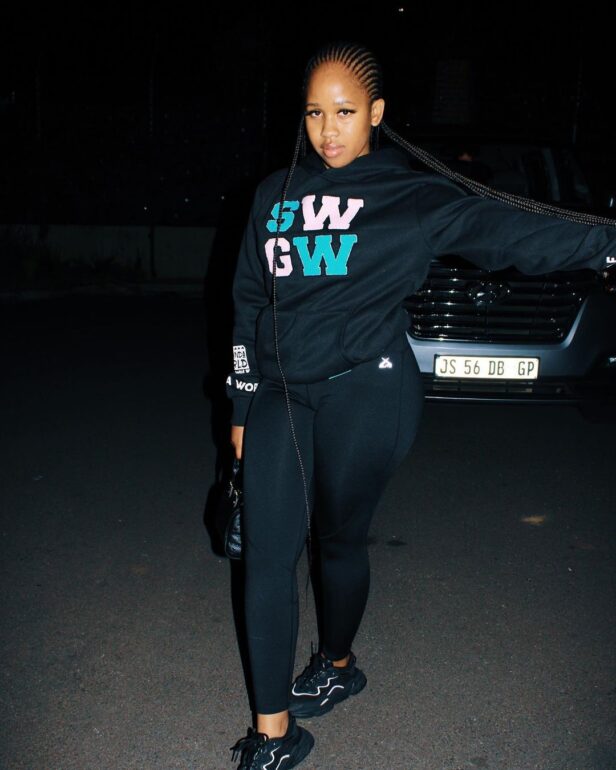 WATCH! Amapiano star Pabi Cooper presented with her 2 plaques - KAYA 959