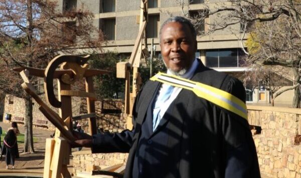 WATCH! Renowned actor Bongani Gumede graduates - KAYA 959