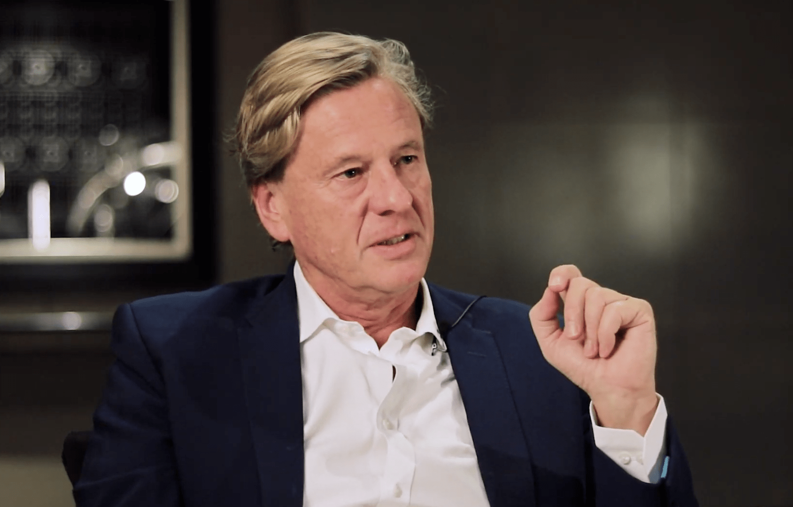 SA billionaire Rob Hersov wants to buy six South African airports owned ...