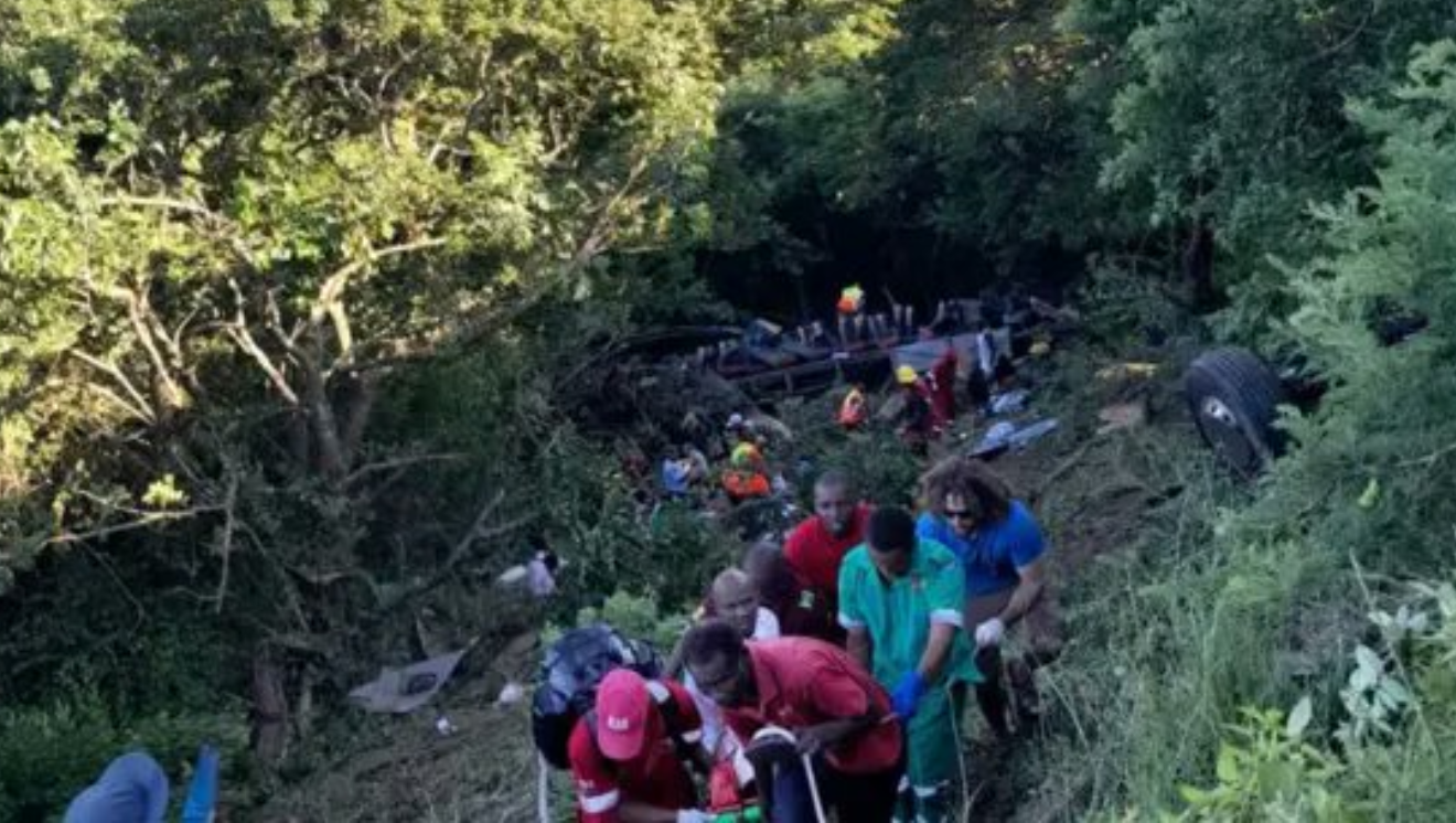 9 people die in KZN bus crash